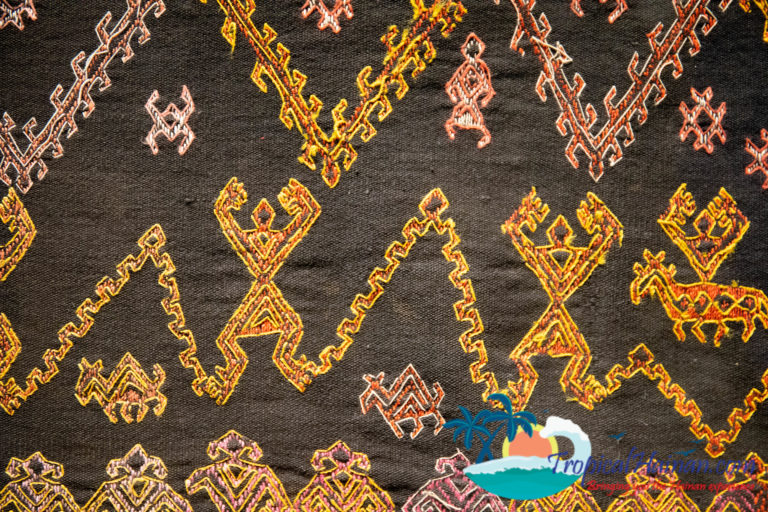 Li Minority people's culture on Hainan, an in-depth guide, part 3 textiles