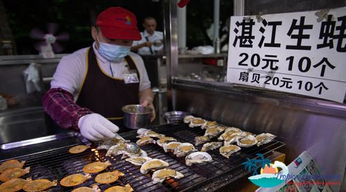 Night Food Market in Haikou - TropicalHainan.com