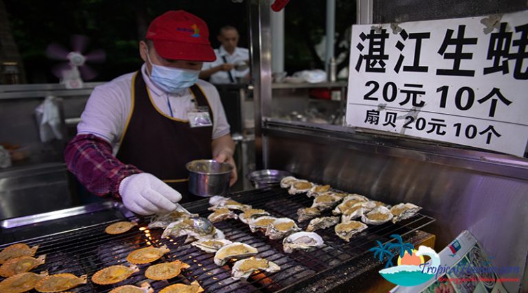 Night Food Market in Haikou - TropicalHainan.com