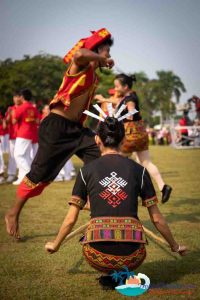 10,000 Bamboo Dancers Celebrate Across Hainan