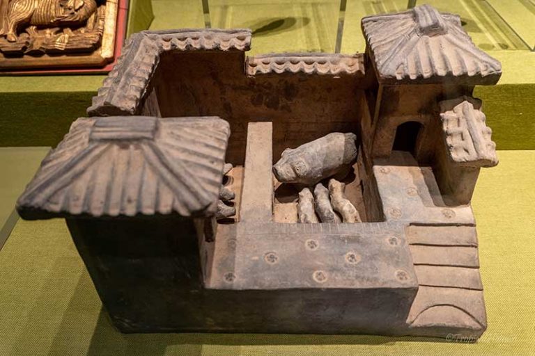 Animal shaped cultural relic exhibition at Hainan Museum ...