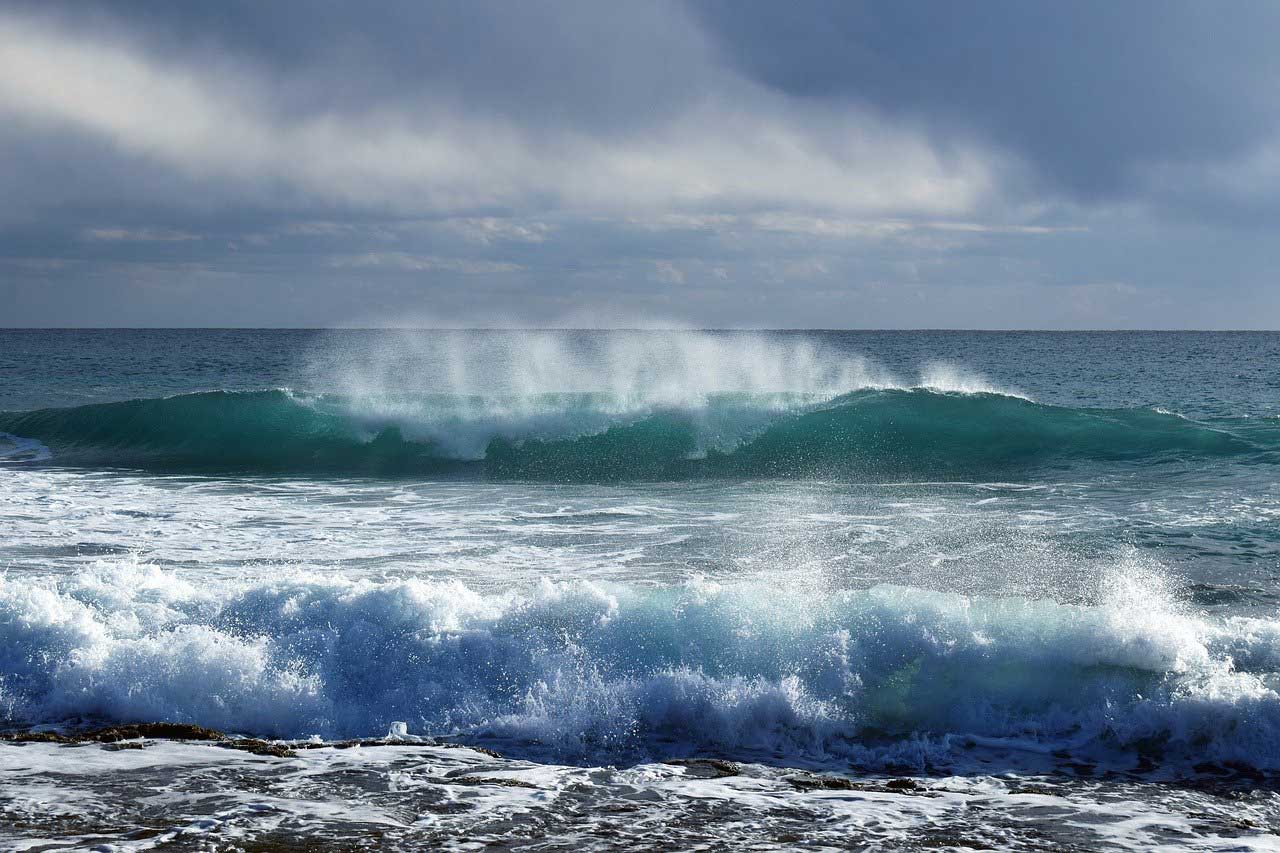 Hainan December Weather: Cold Temperatures, Low Rainfall, and High Tides